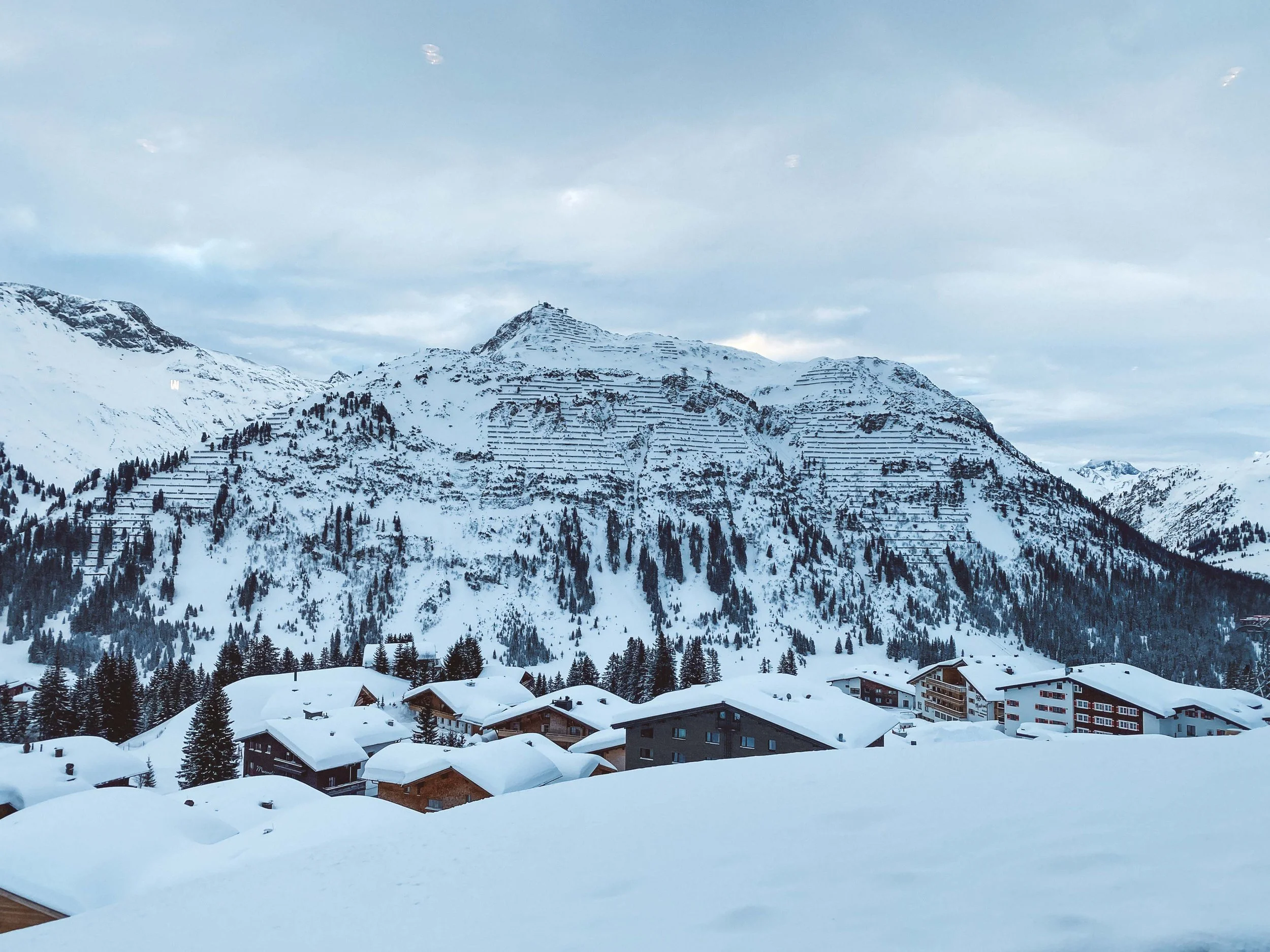 THE COMPLETE GUIDE TO SKIING IN LECH, AUSTRIA — Navager | Your ...