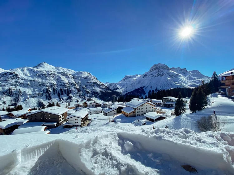 THE COMPLETE GUIDE TO SKIING IN LECH, AUSTRIA — Navager | Your ...