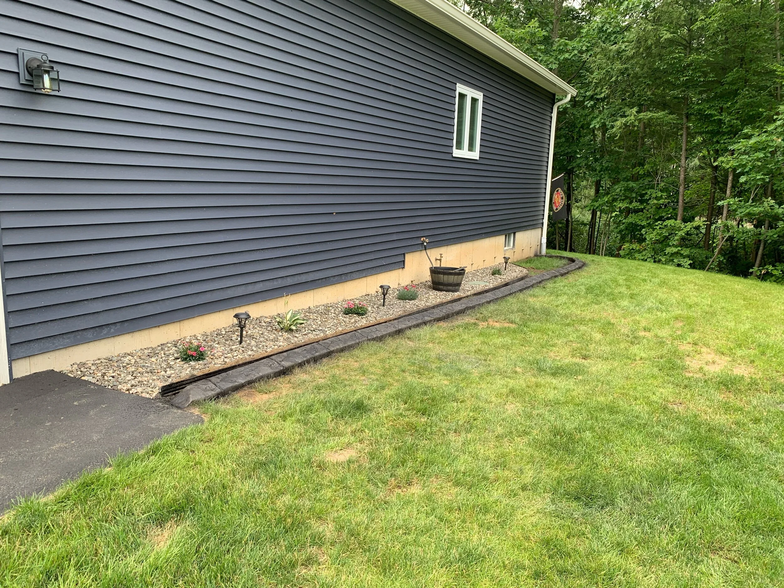 Domestic Landscape Curbing — Edges Unlimited
