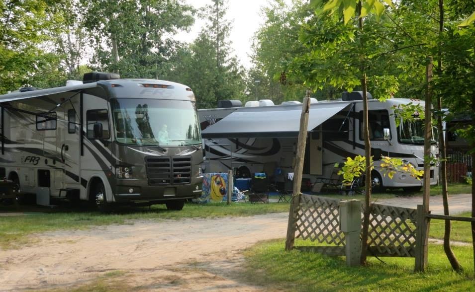 Seasonal Sites — Roots RV Resorts