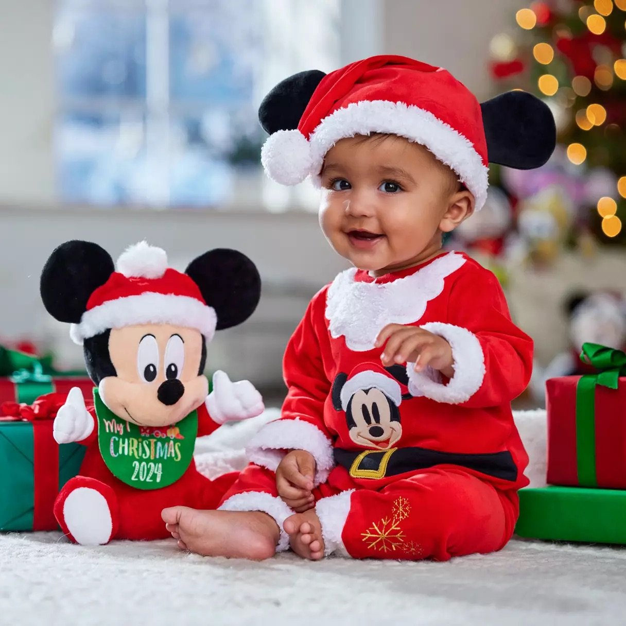 Mickey Mouse Family Holiday Collection on Disney Store — EXTRA MAGIC ...