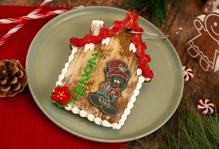 Walt Disney World Gingerbread Display Food Guide 2024 — EXTRA MAGIC MINUTES