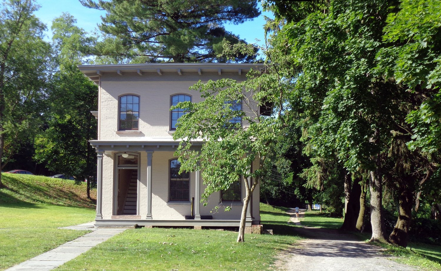 KEEPER'S HOUSE AT THE OLD CROTON AQUEDUCT — STEPHEN TILLY, ARCHITECT