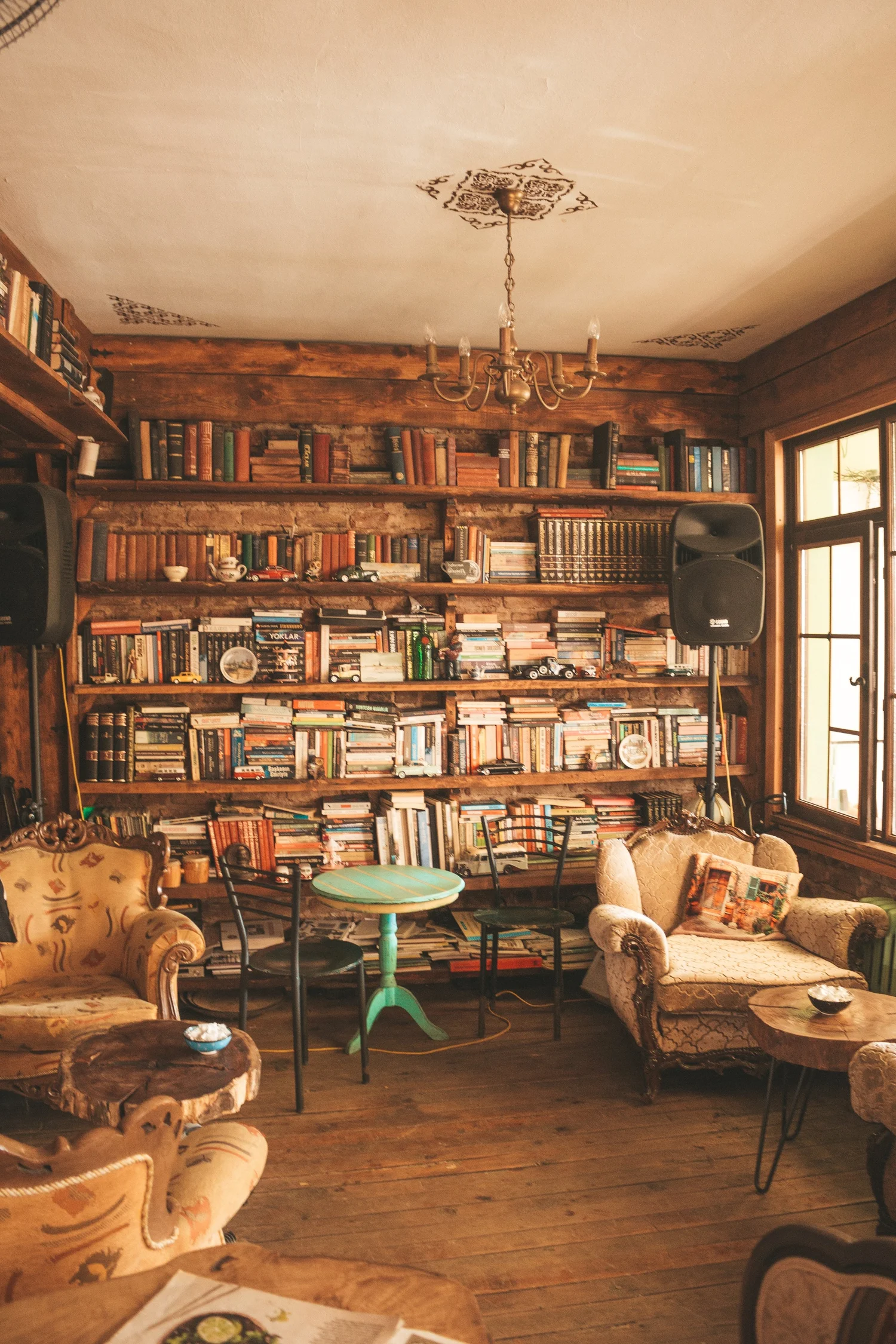 Maximalist | Vintage Farmhouse | Cottage Core | Grand Millennial ...