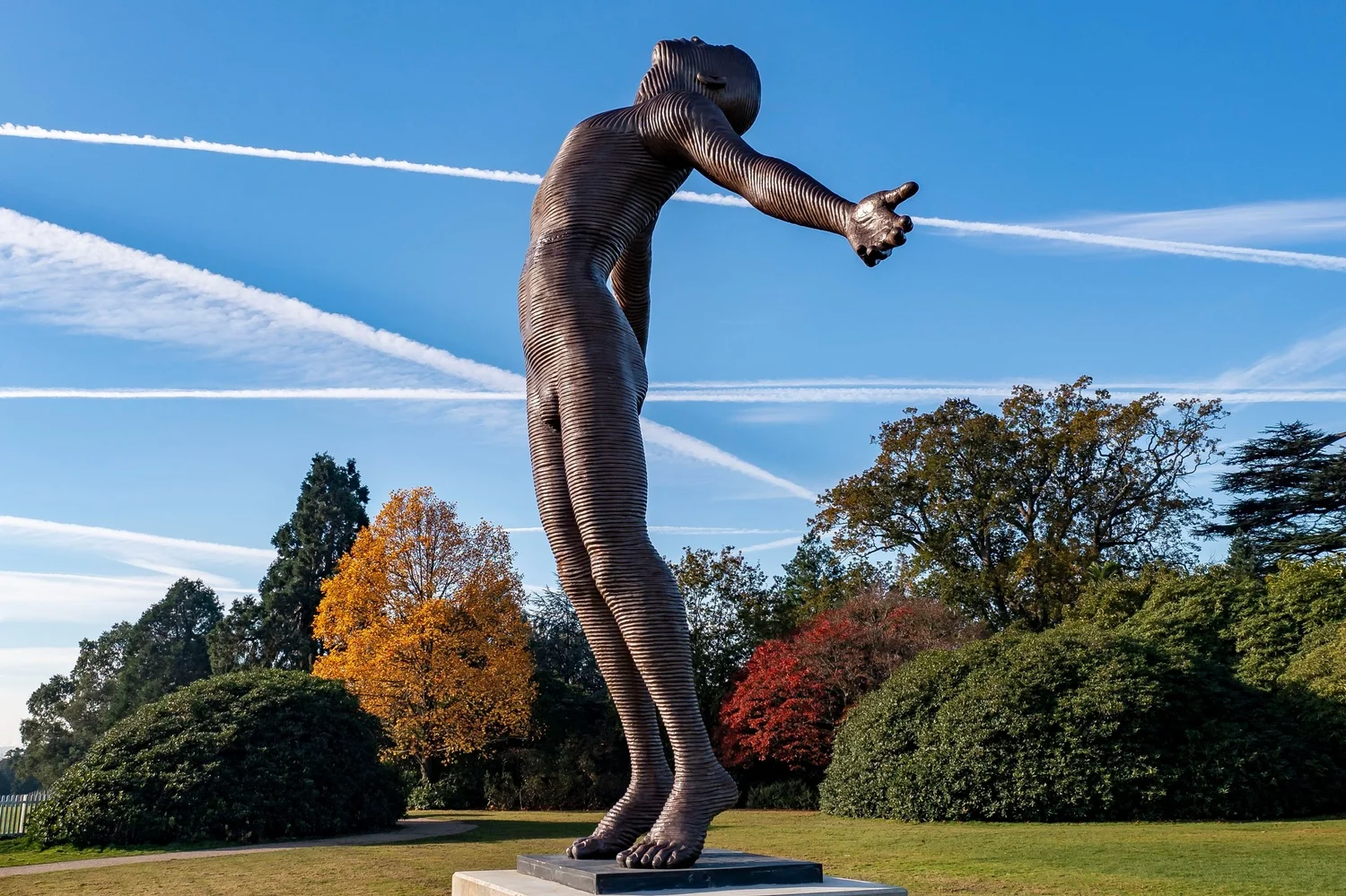 Sculpture Park & Art Gallery | Leonardslee Gardens