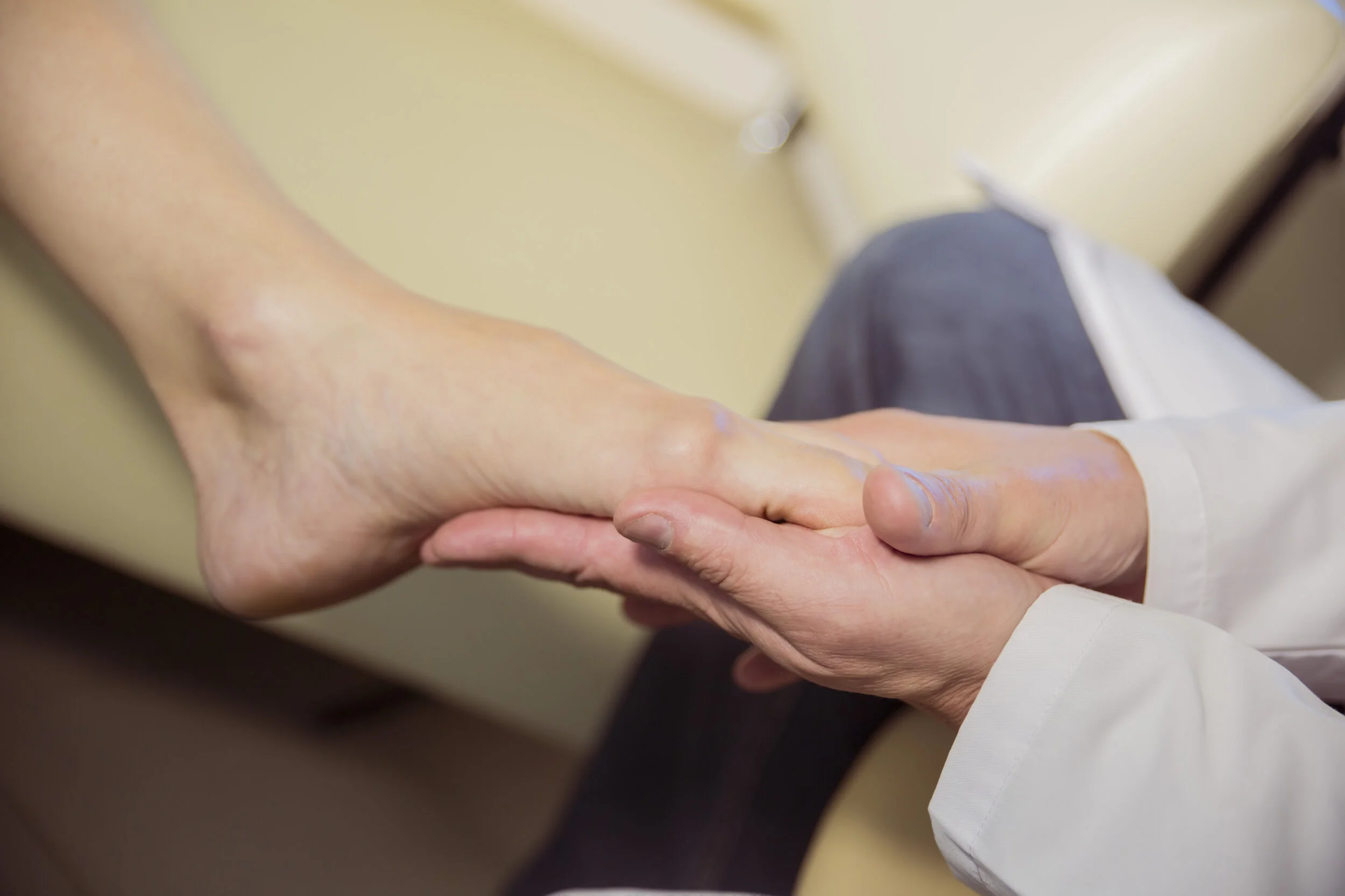 What Is a Plantar Plate Injury? — Dr. Elton