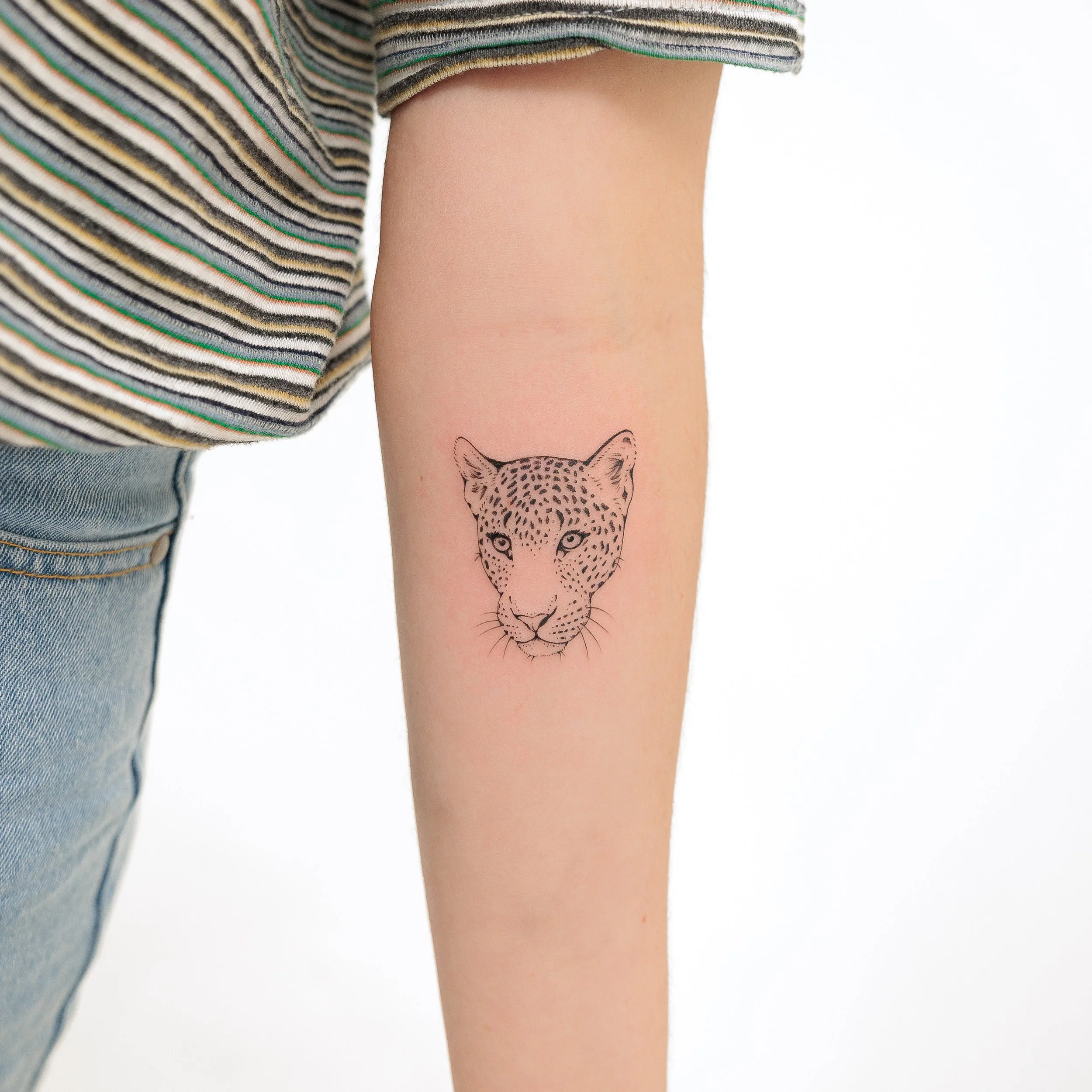 Sav. — A Q U A T I C A T A T T O O