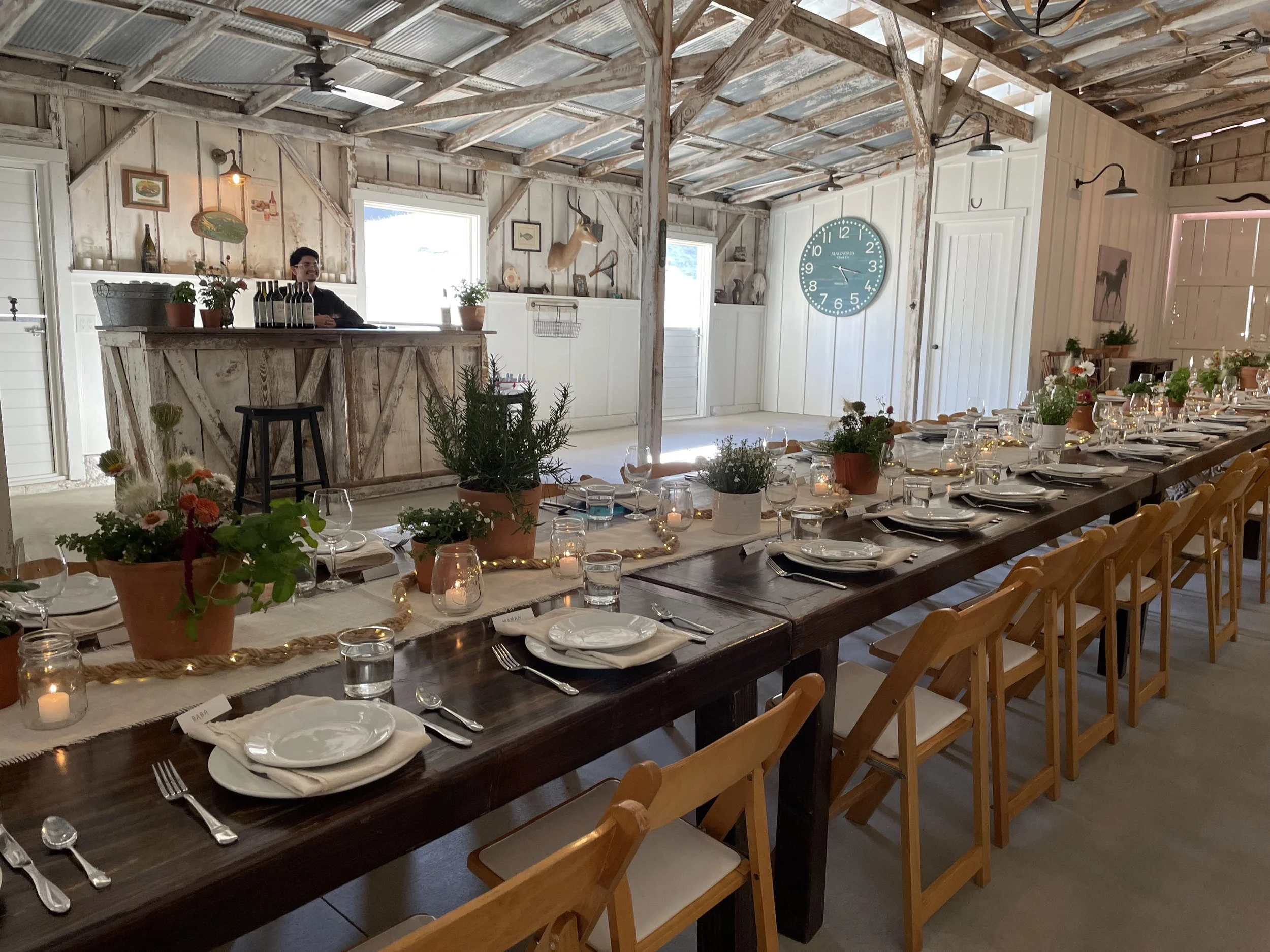 The Barn (Sleeps 2, 1 Bed, 1 Bath) Paso Robles, CA — Farm Blanc Et Rouge