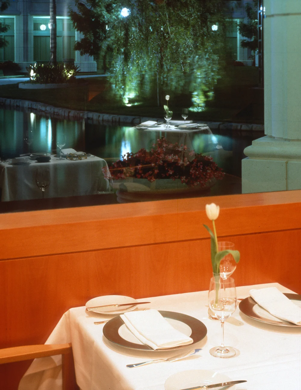 OPUS RESTAURANT — JEFFREY DANIELS ARCHITECTS
