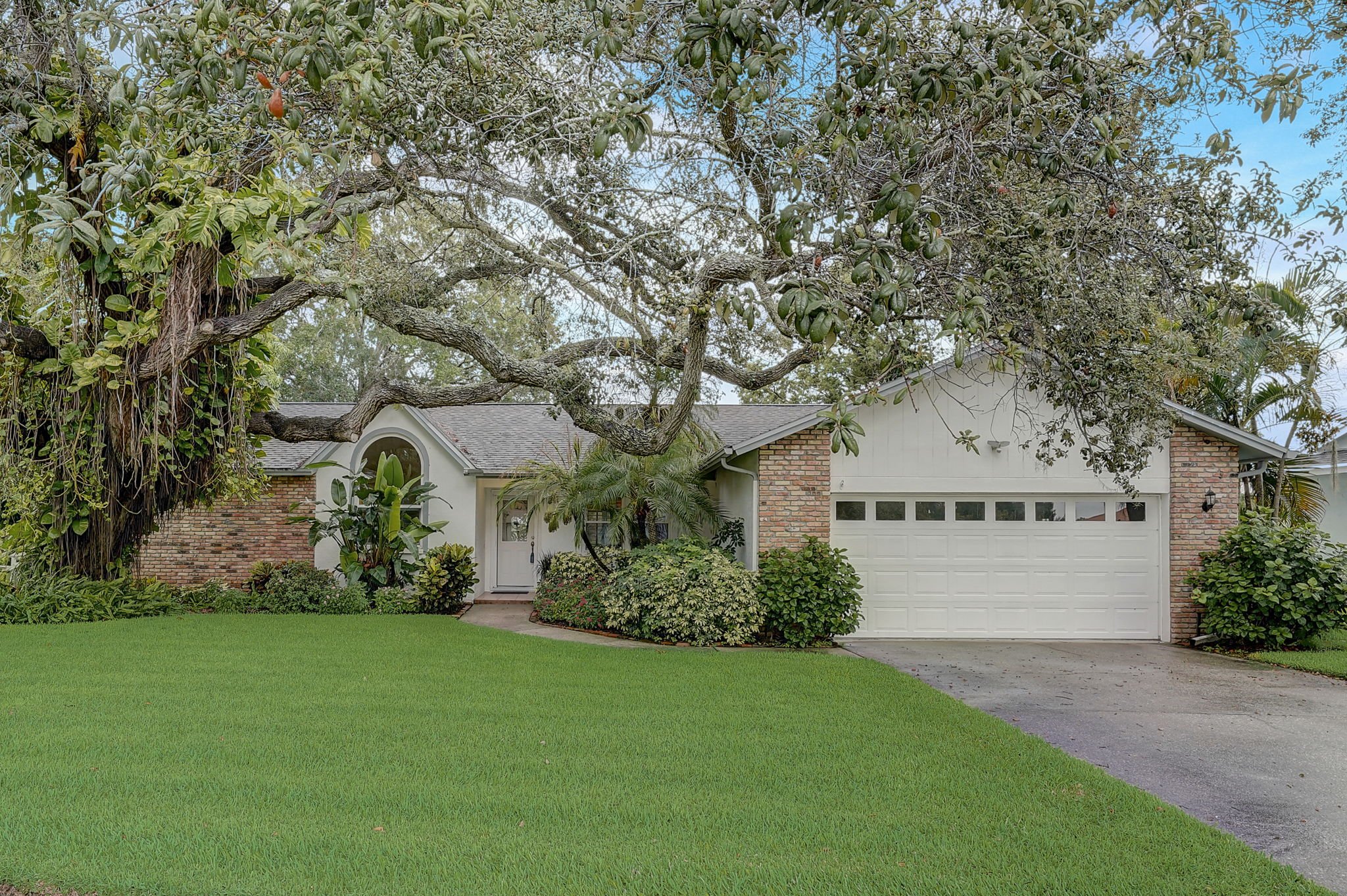 RE/MAX Realtec Group