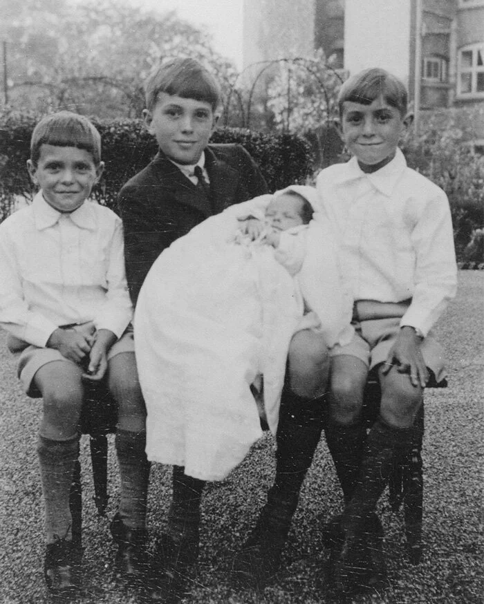 MAGEE — The Boy Hero and the Poet Legend — Vintage Wings of Canada