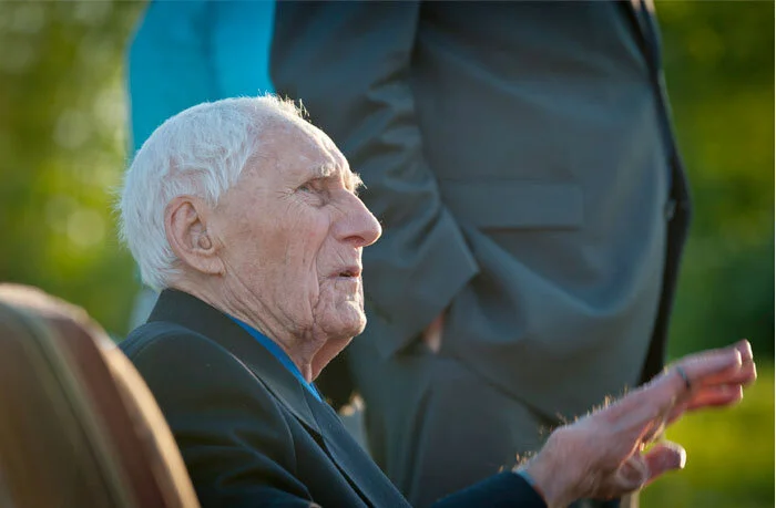 ARCHIE PENNIE — Un bref au revoir — Vintage Wings of Canada