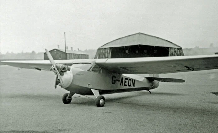 HURRICANE BIPLANE — Vintage Wings of Canada