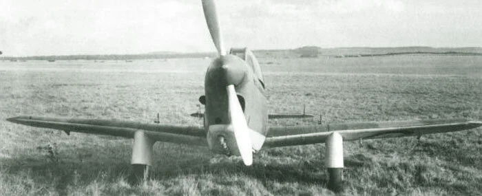 HURRICANE BIPLANE — Vintage Wings of Canada