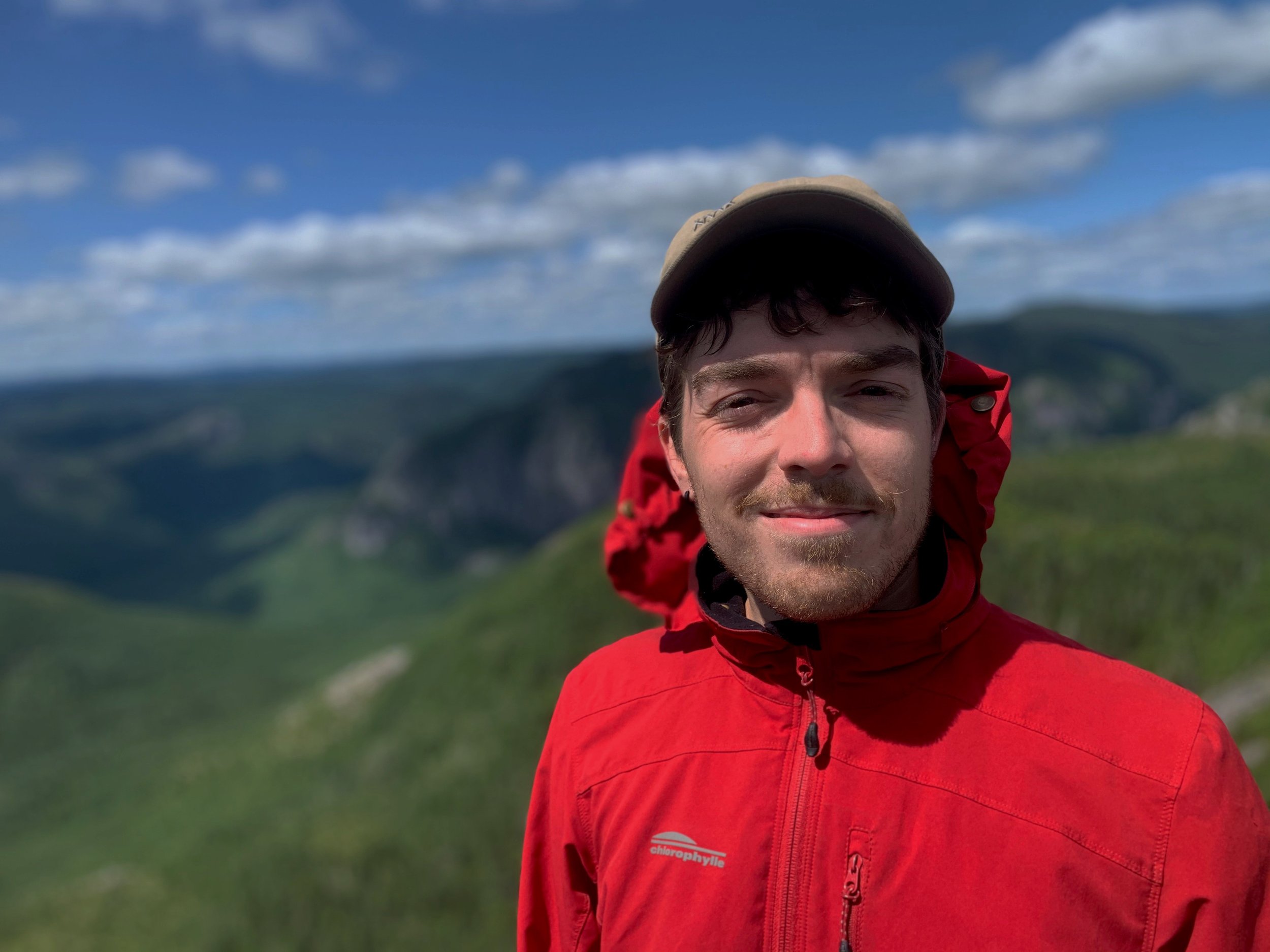 À PROPOS — BivouaQ