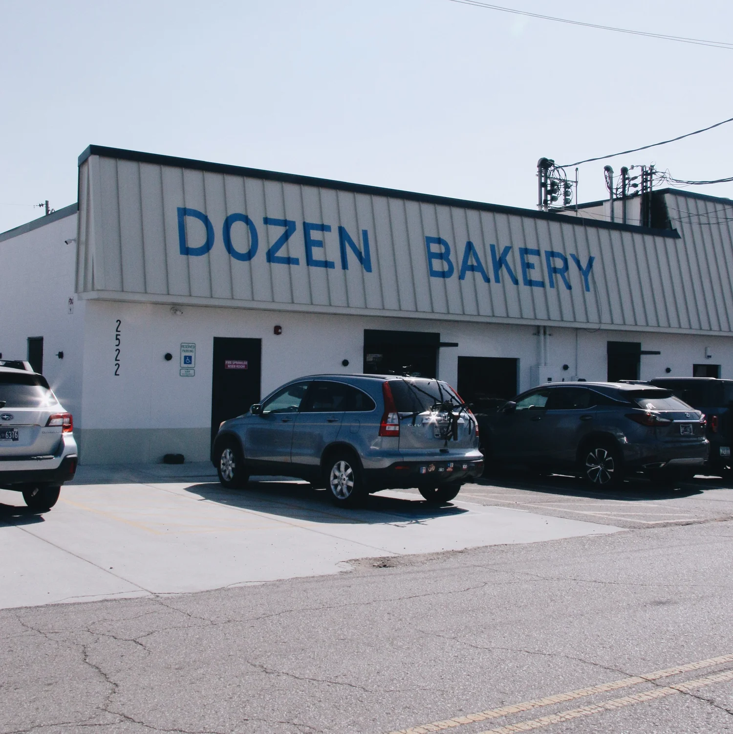DOZEN BAKERY