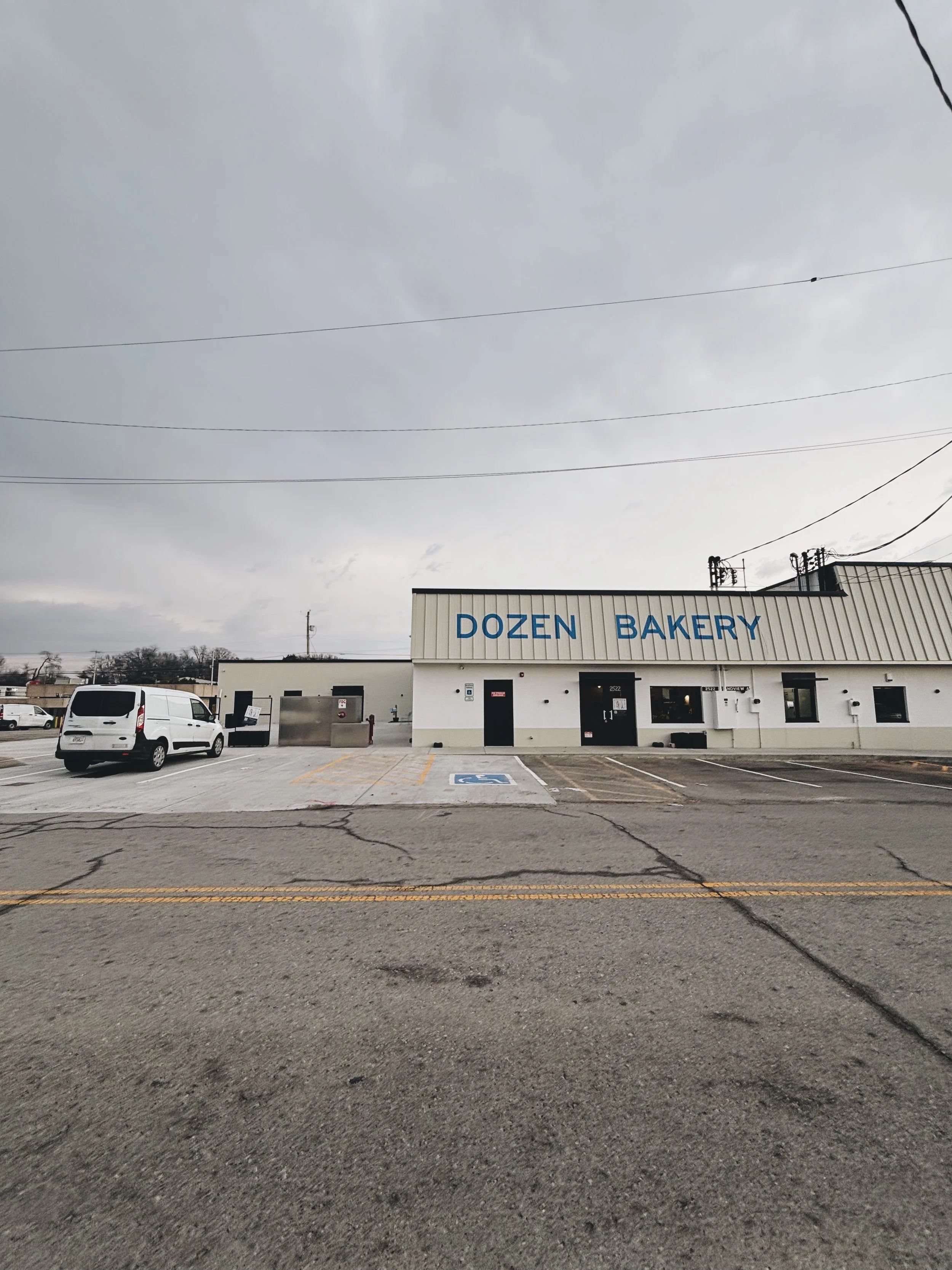 DOZEN BAKERY