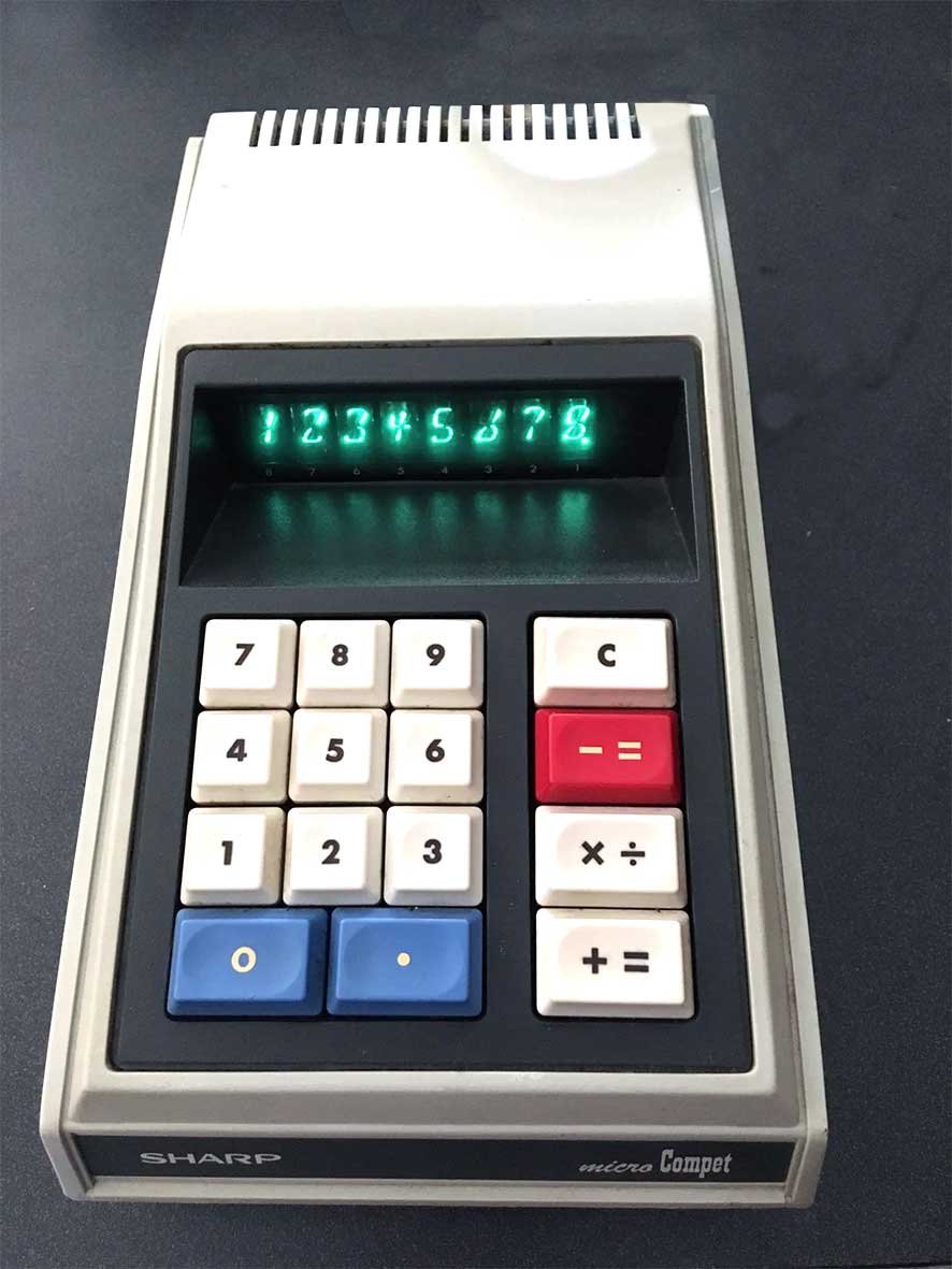 Frühzeit der Taschenrechner — Museum zur Farb / Multimedia-Station