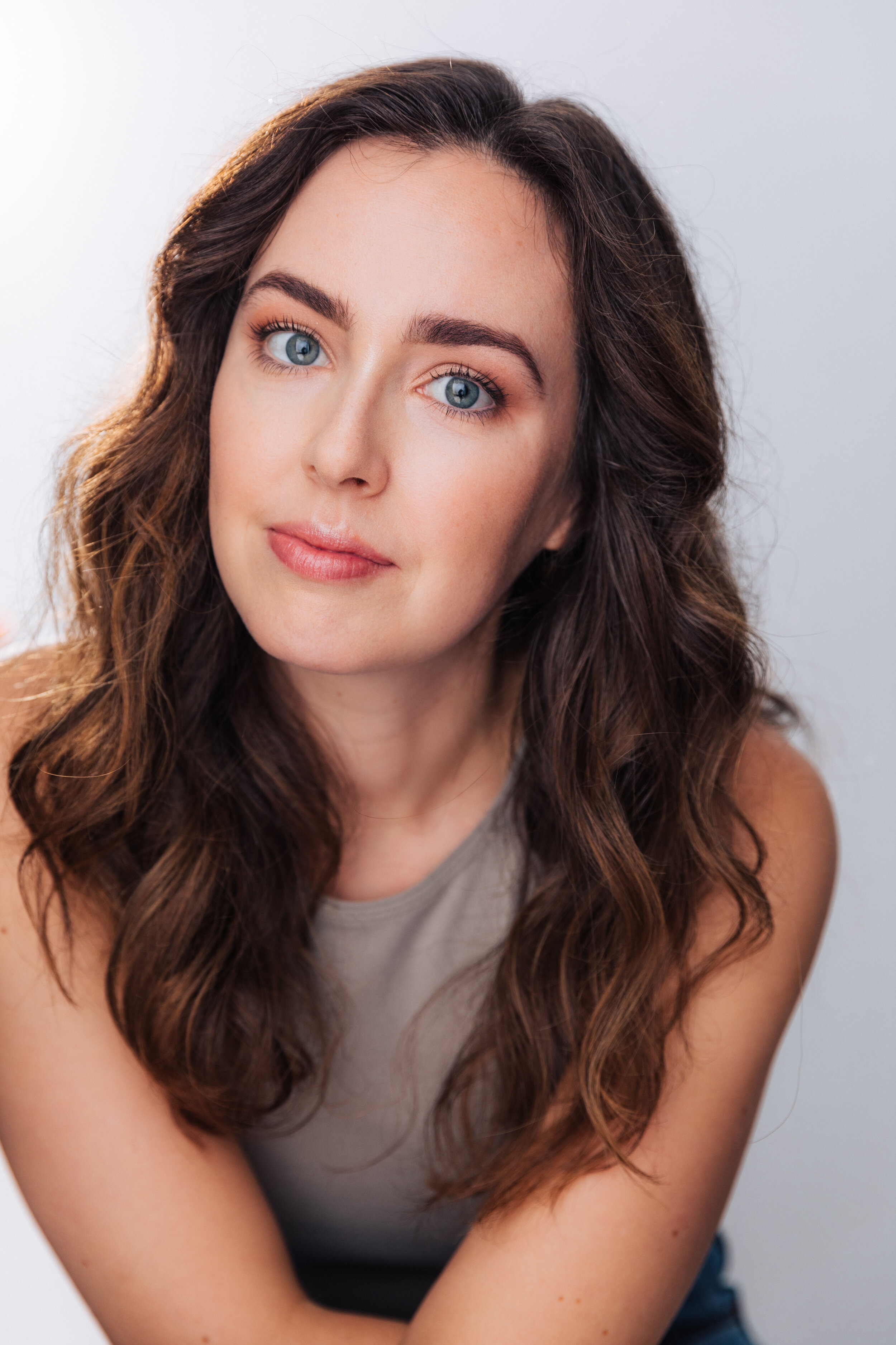 HEADSHOTS — LIANA HUNT
