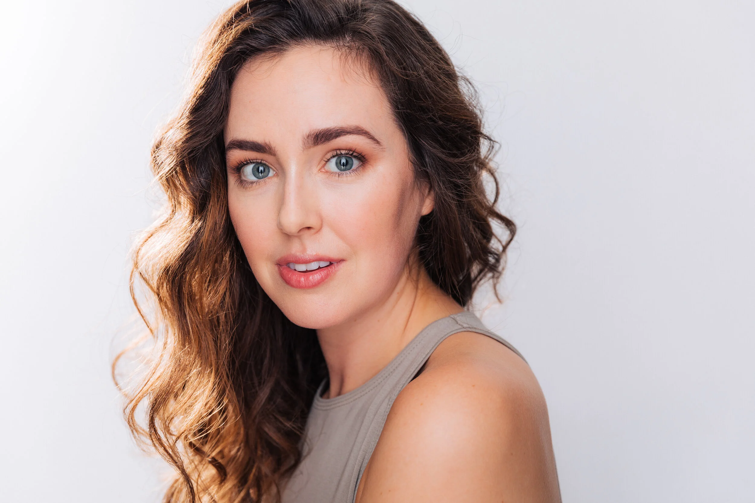 HEADSHOTS — LIANA HUNT