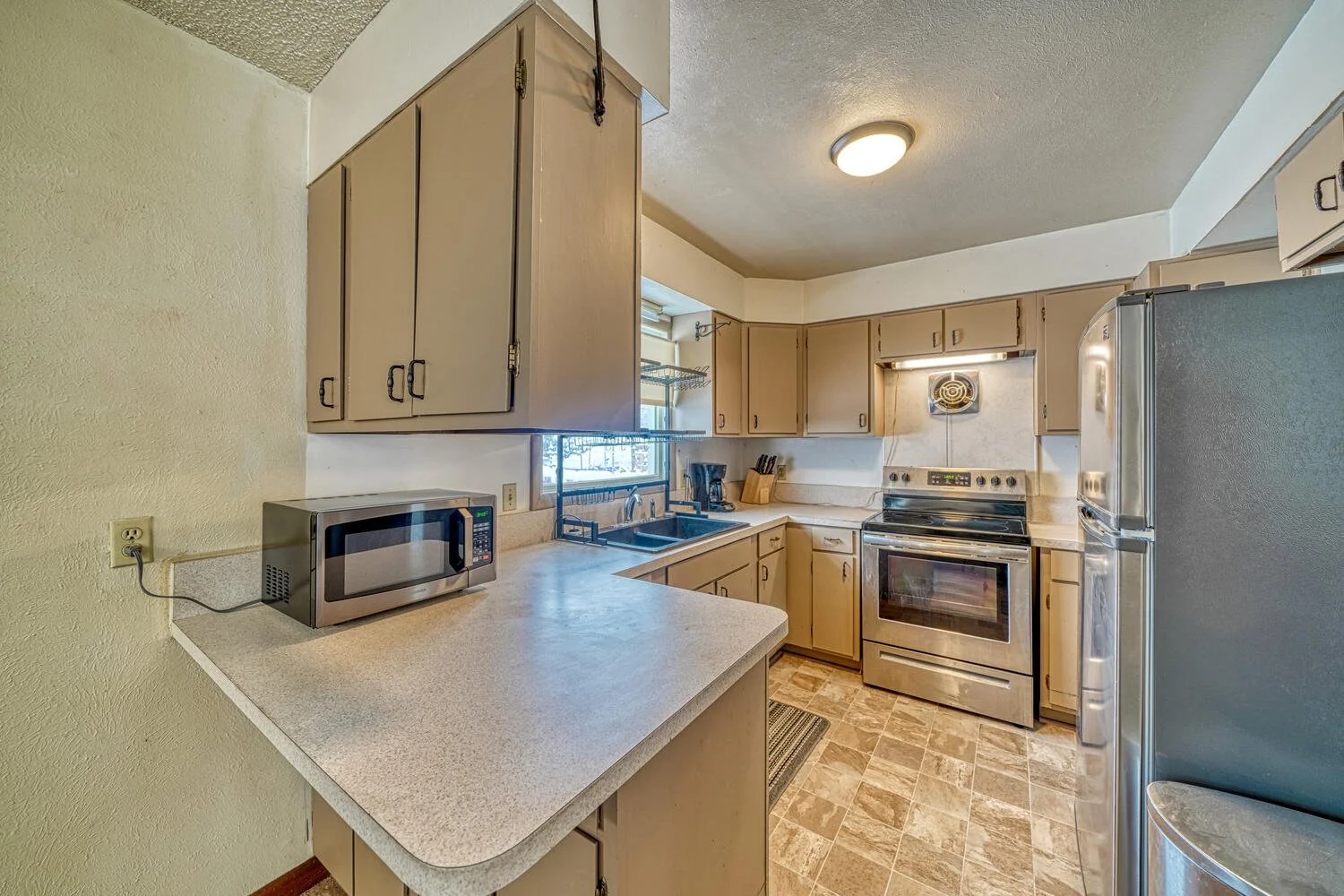 Modern 3-Bedroom Mountain Home for Sale in Salida - Contemporary Luxury ...