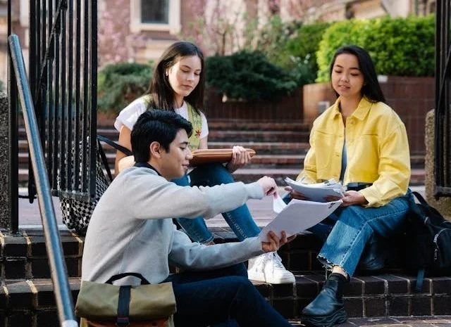 How to Answer the "Why This School?" Question in a College Interview ...