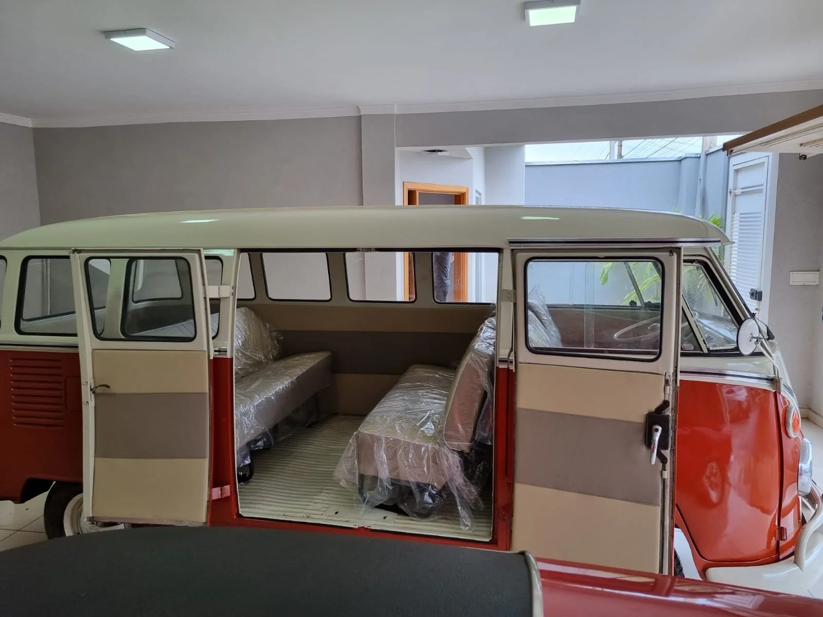 T1 split window bus 1975 — Brazilian Classic Cars