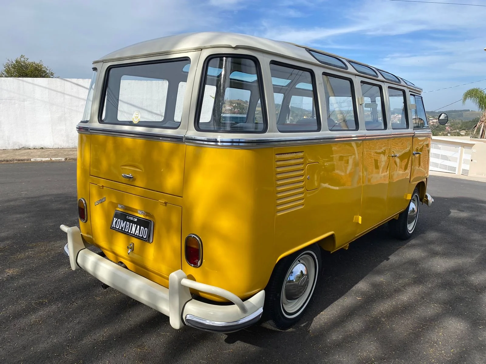 VW T1 split window bus samba replica 1974 — Brazilian Classic Cars