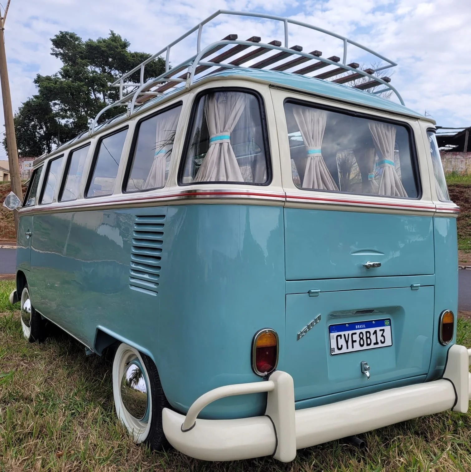 VW T1 split window bus samba replica 1971 — Brazilian Classic Cars