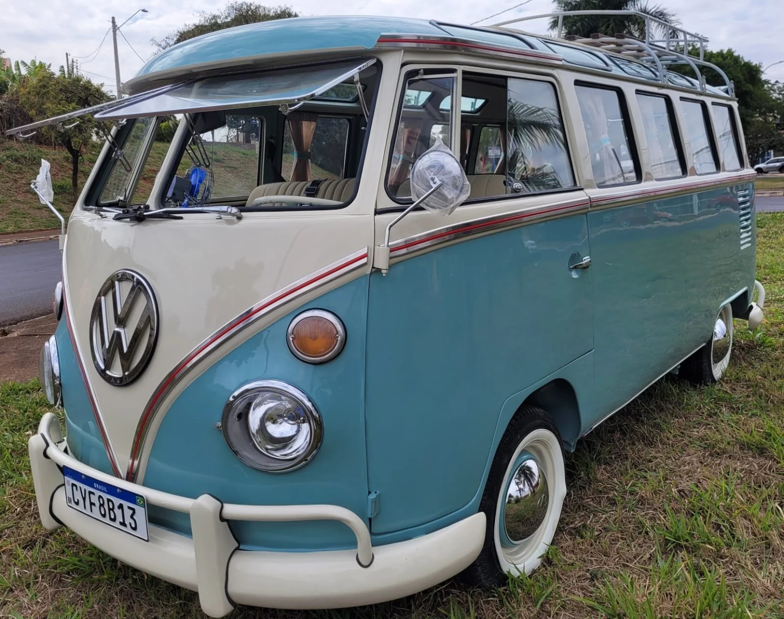 VW T1 split window bus samba replica 1971 — Brazilian Classic Cars