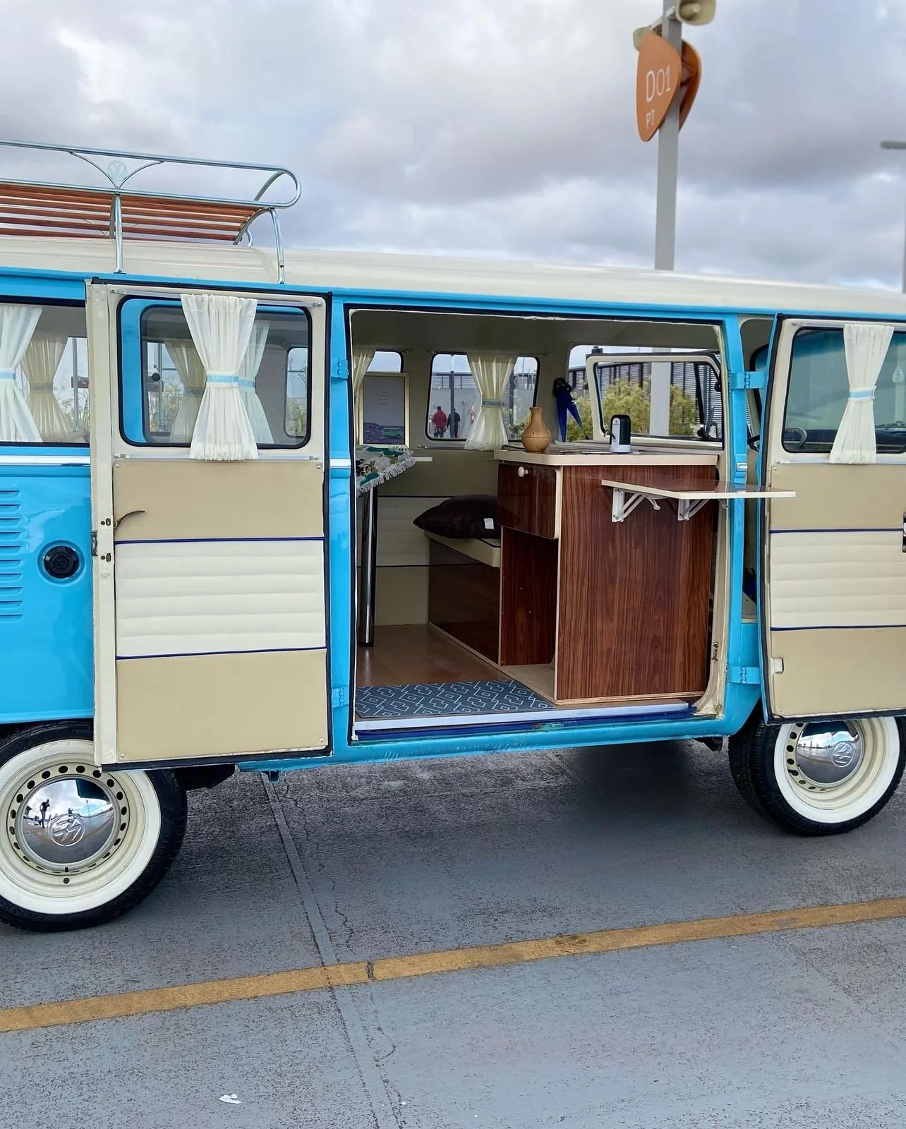 VW T2 baywindow bus camper van 1992 — Brazilian Classic Cars