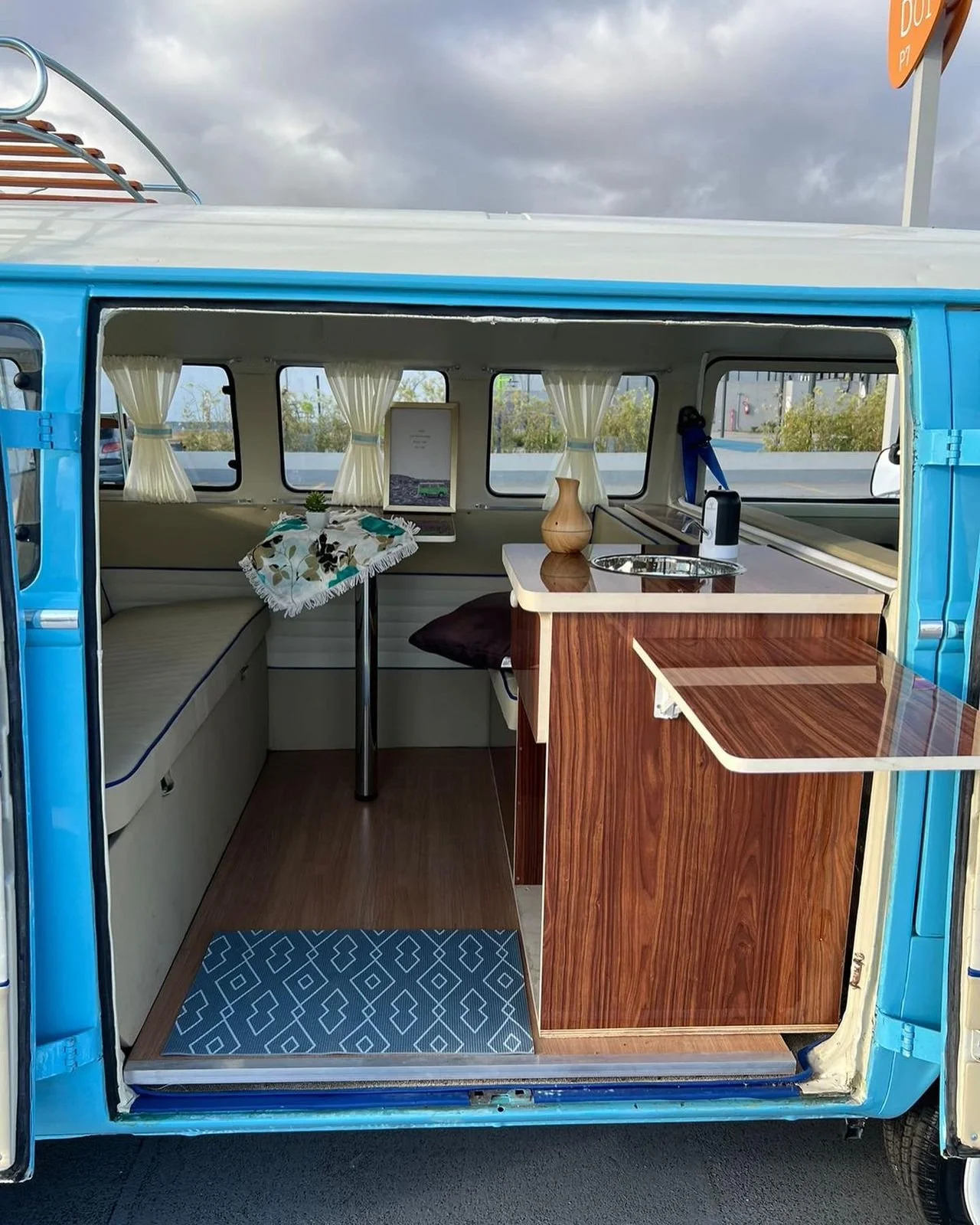 VW T2 baywindow bus camper van 1992 — Brazilian Classic Cars