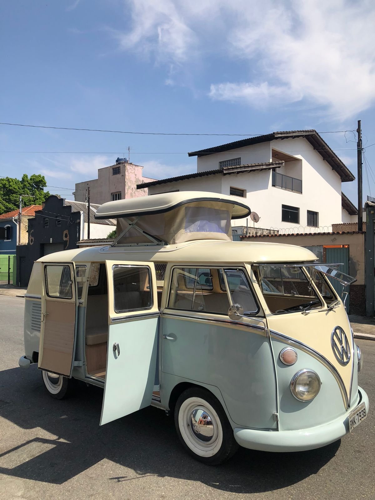 VW T1 splitwindow bus camper van 1974 — Brazilian Classic Cars