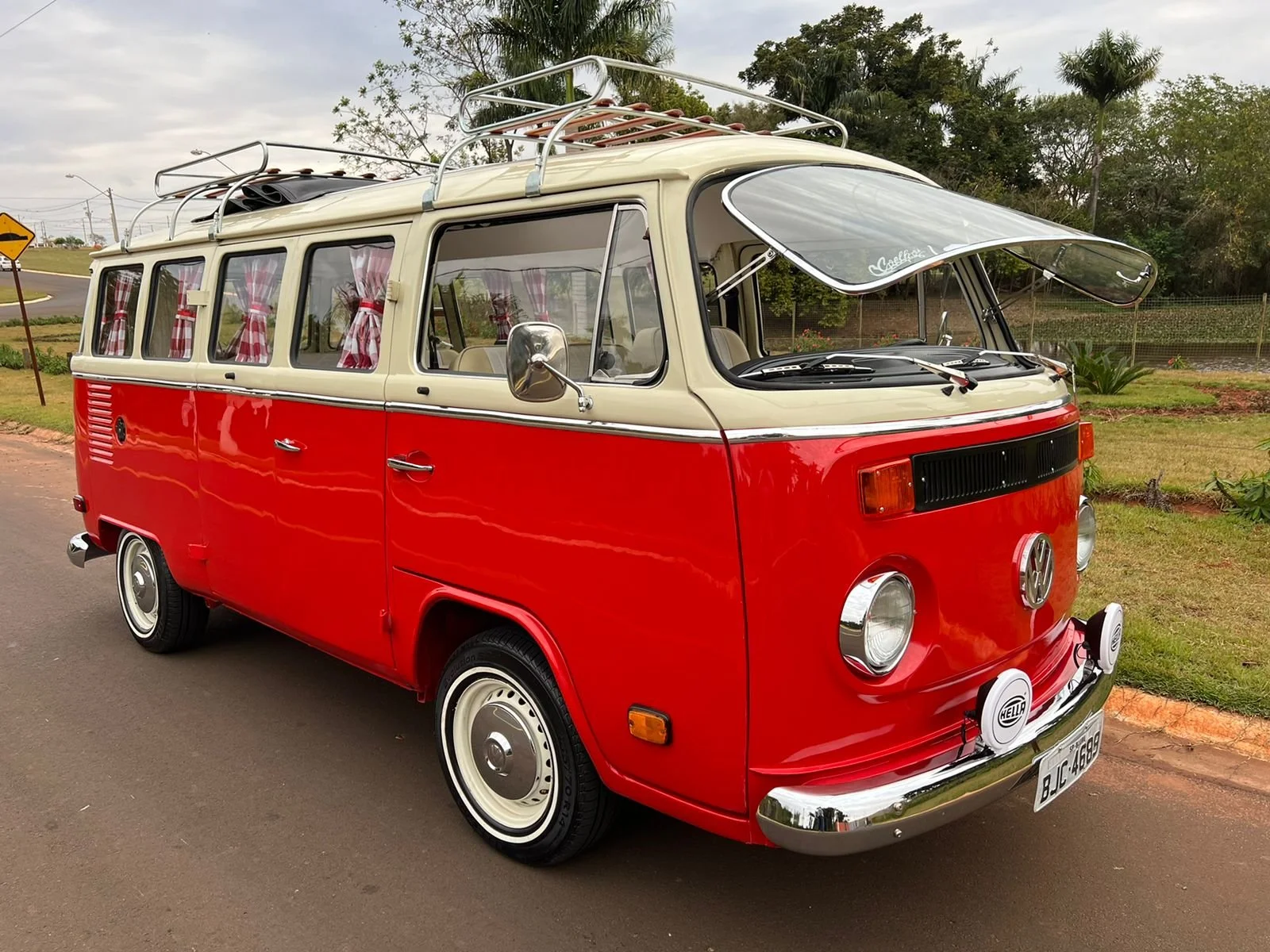 VW T2 baywindow bus camper van 1990 — Brazilian Classic Cars
