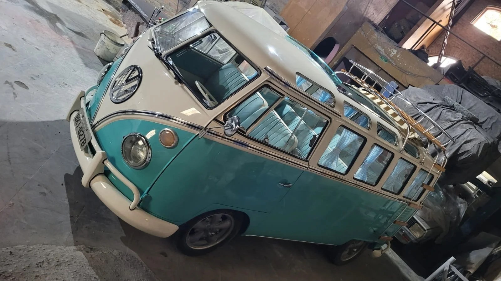 VW T1 split window bus samba replica 1975 — Brazilian Classic Cars