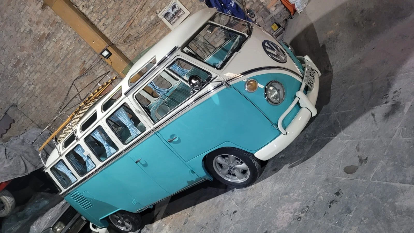 VW T1 split window bus samba replica 1975 — Brazilian Classic Cars