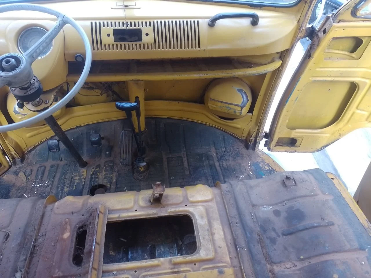 VW T1 split window bus 1974 — Brazilian Classic Cars