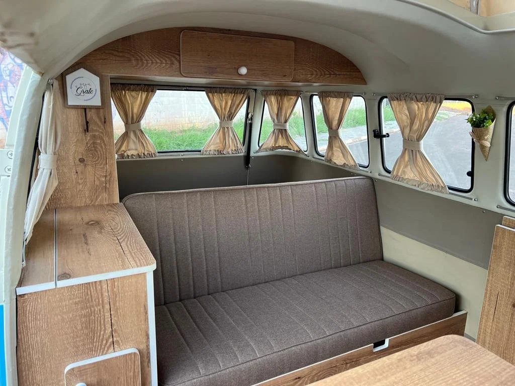 VW T2 baywindow bus camper van 1976 — Brazilian Classic Cars