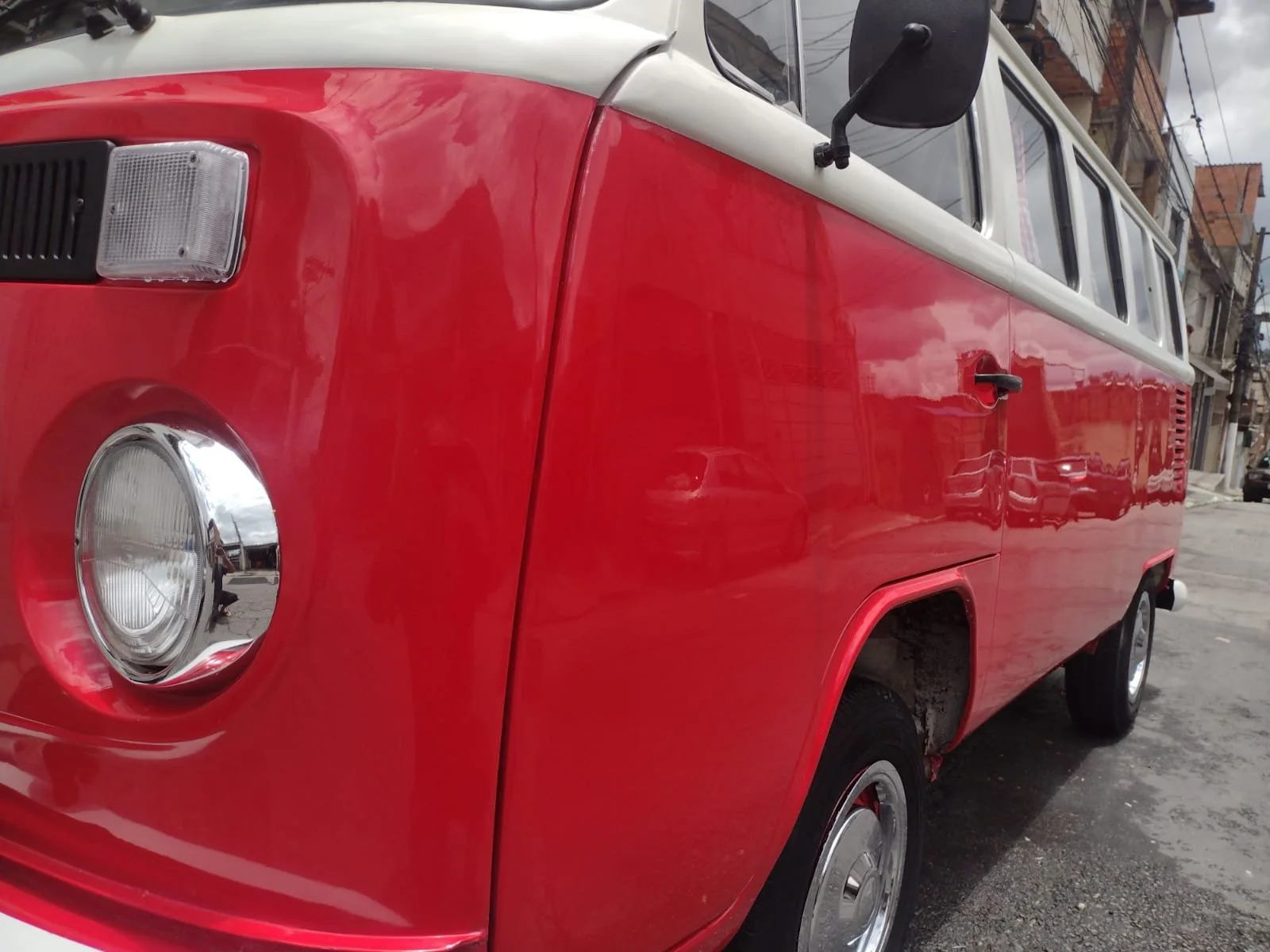 Type 2 red VW baywindow for sale — Brazilian Classic Cars