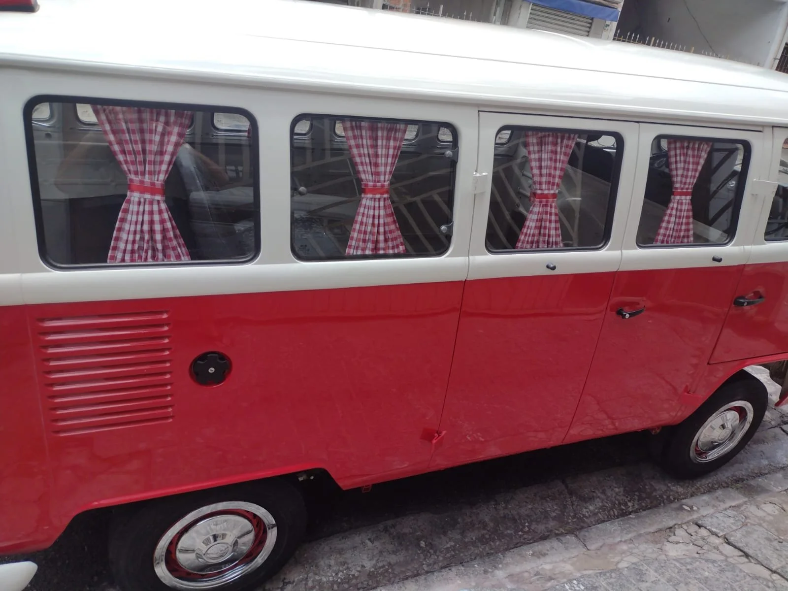 Type 2 red VW baywindow for sale — Brazilian Classic Cars