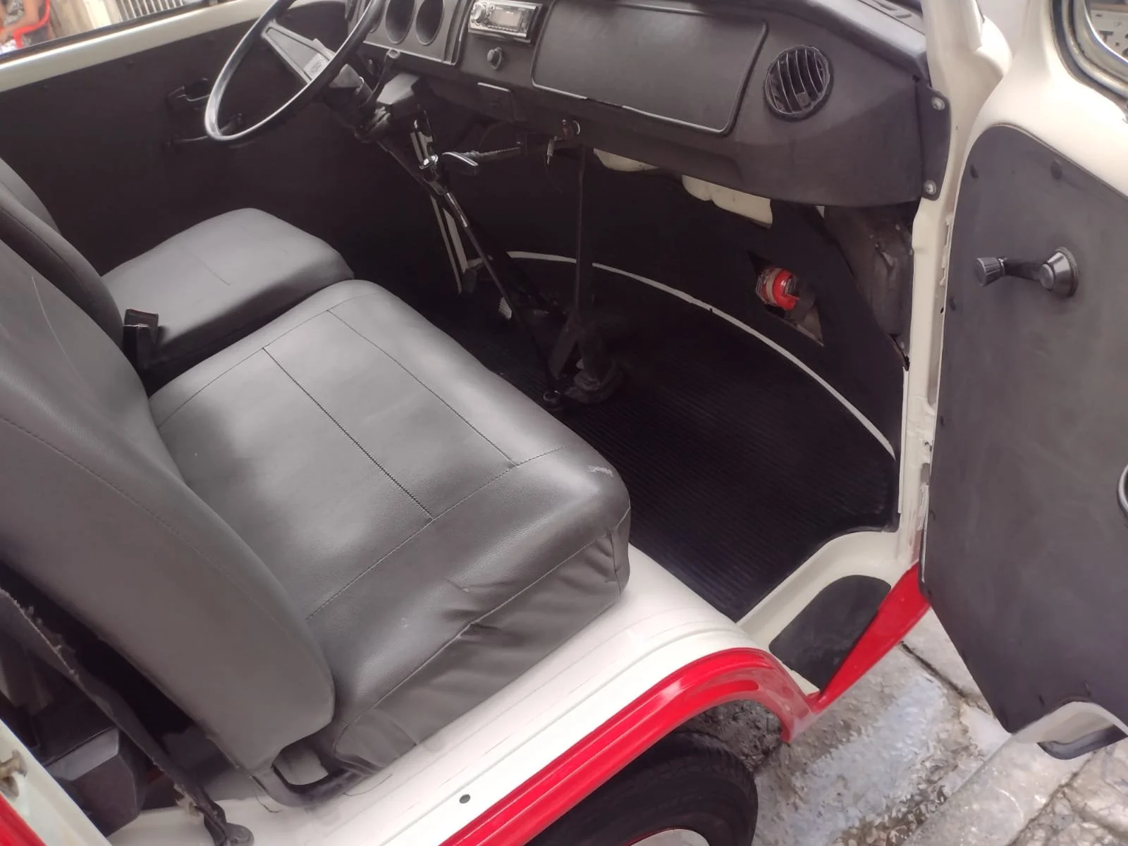 Type 2 red VW baywindow for sale — Brazilian Classic Cars