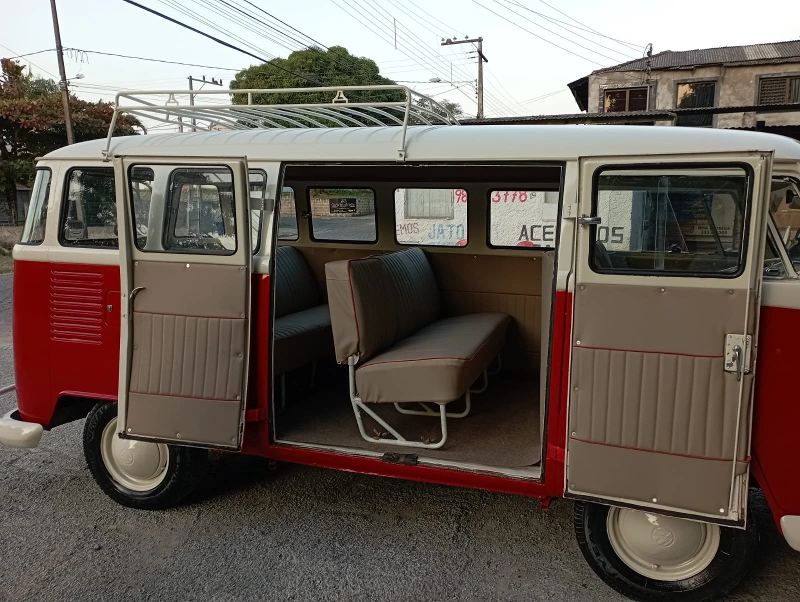 VW T1 split window bus 1975 — Brazilian Classic Cars