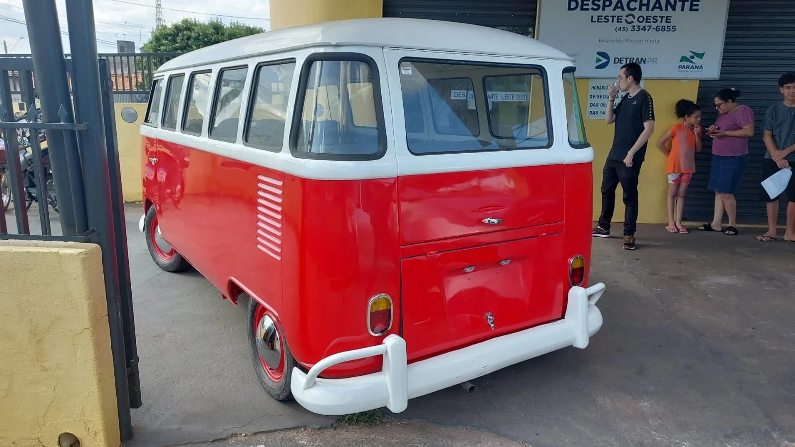 VW T1 splitwindow bus 1975 — Brazilian Classic Cars