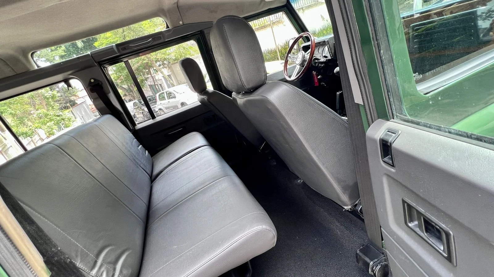 Land Rover Defender 110 1994 — Brazilian Classic Cars