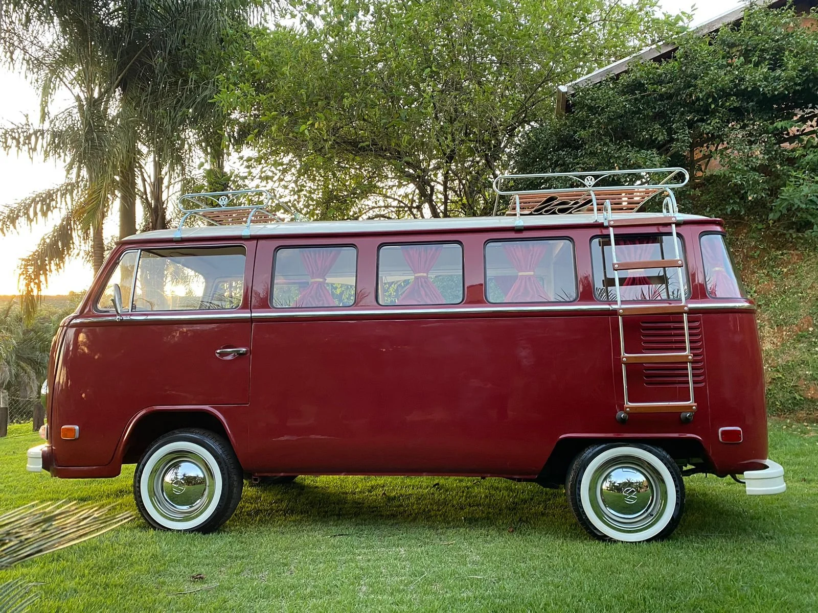 VW T2 baywindow bus camper van 1979 — Brazilian Classic Cars