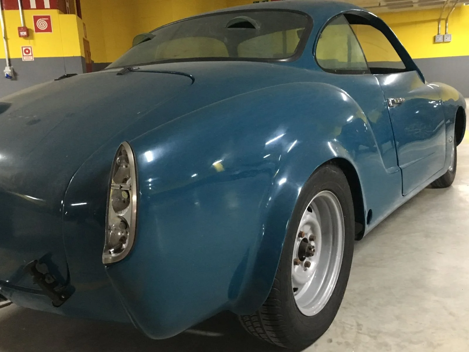VW Karmann Ghia 1972 — Brazilian Classic Cars