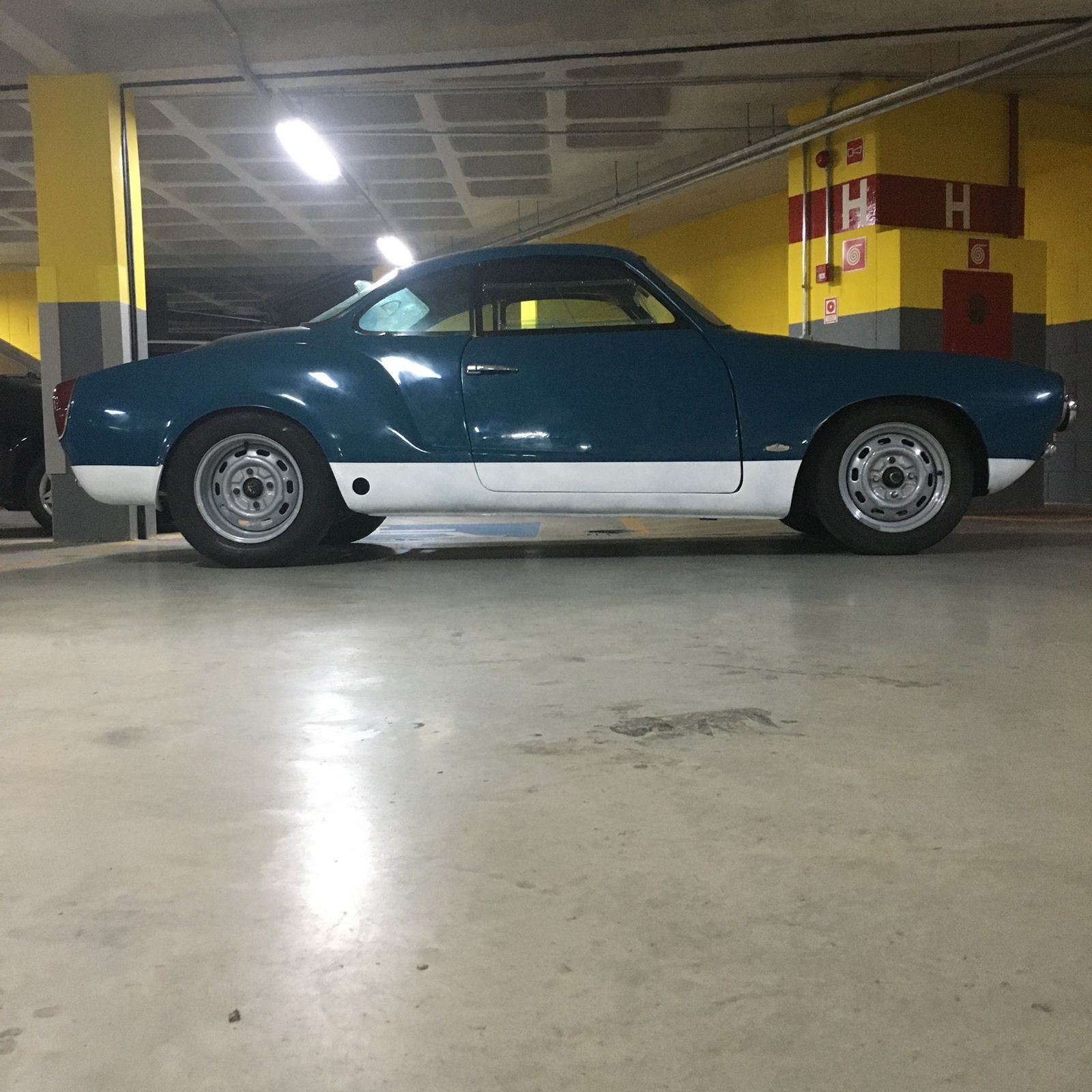 VW Karmann Ghia 1972 — Brazilian Classic Cars