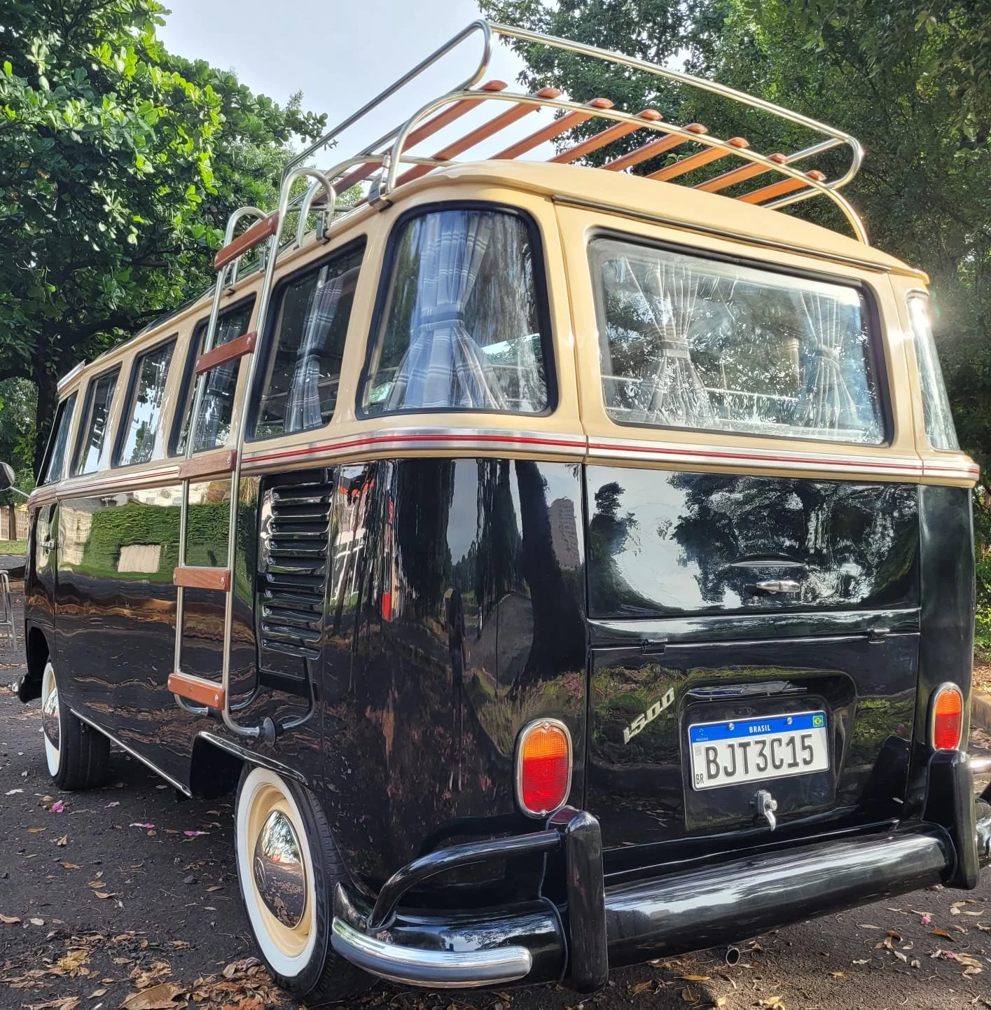 VW T1 splitwindow bus samba replica 1972 — Brazilian Classic Cars