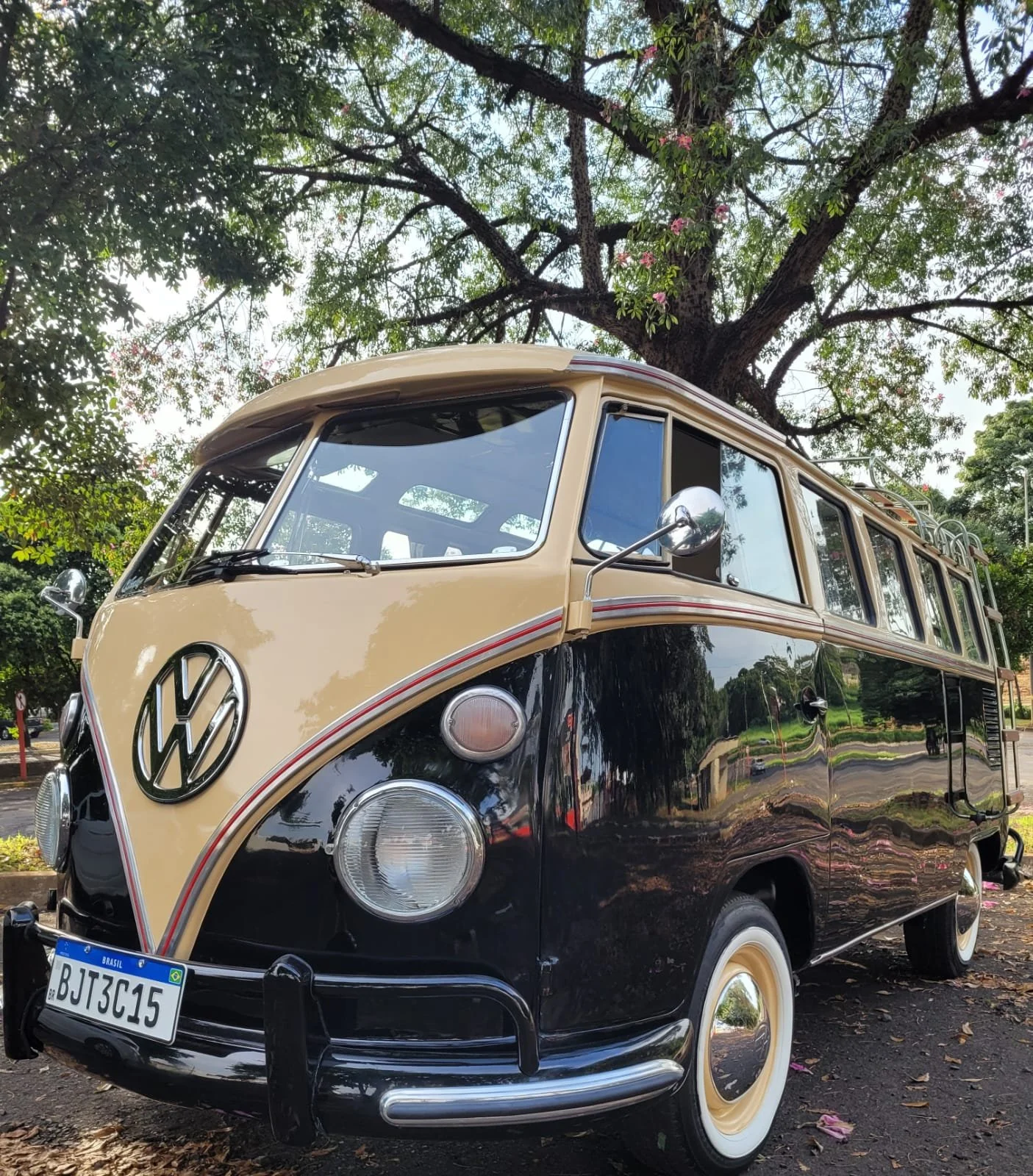 VW T1 splitwindow bus samba replica 1972 — Brazilian Classic Cars