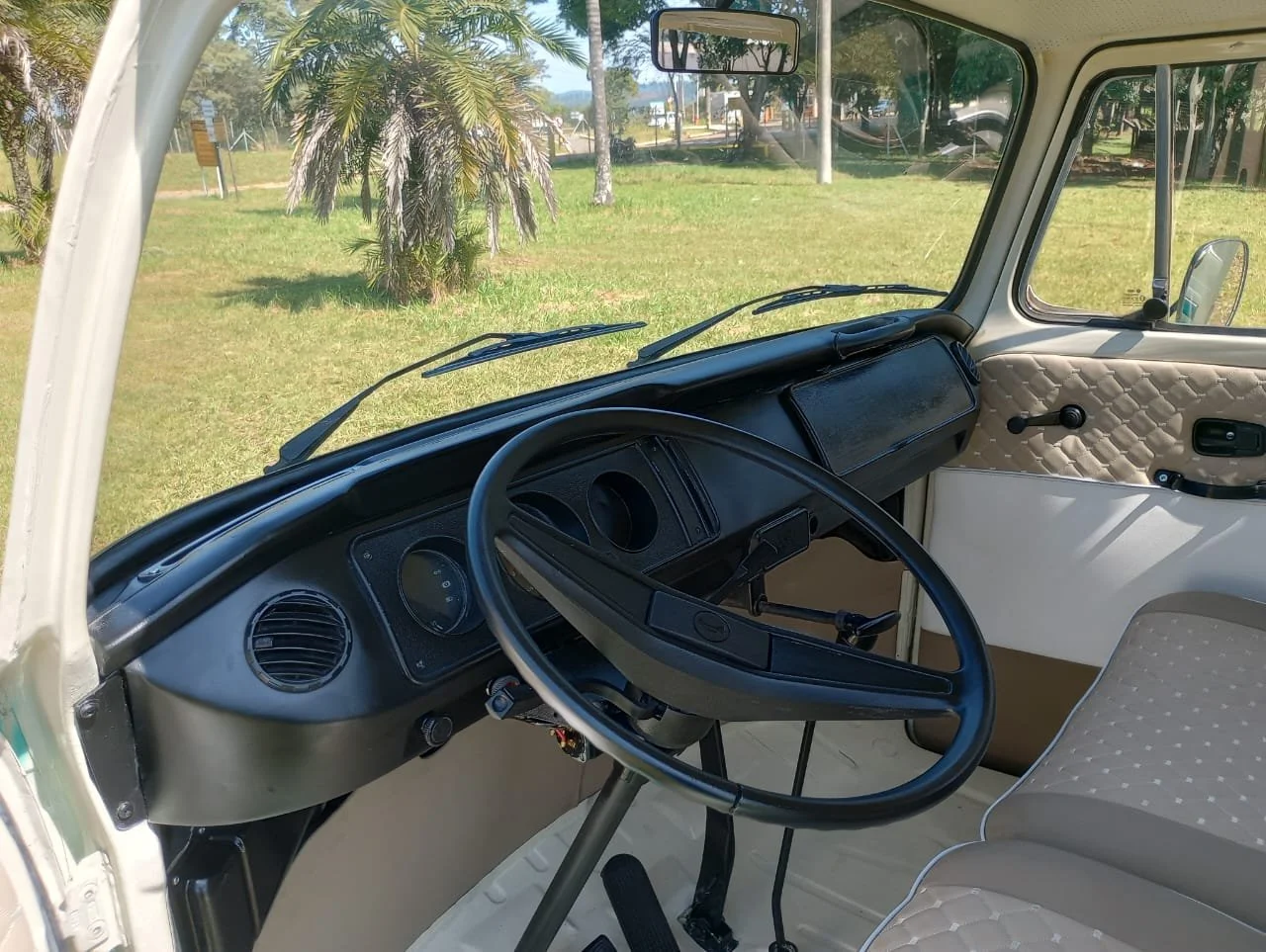 VW T2 baywindow bus 1985 — Brazilian Classic Cars